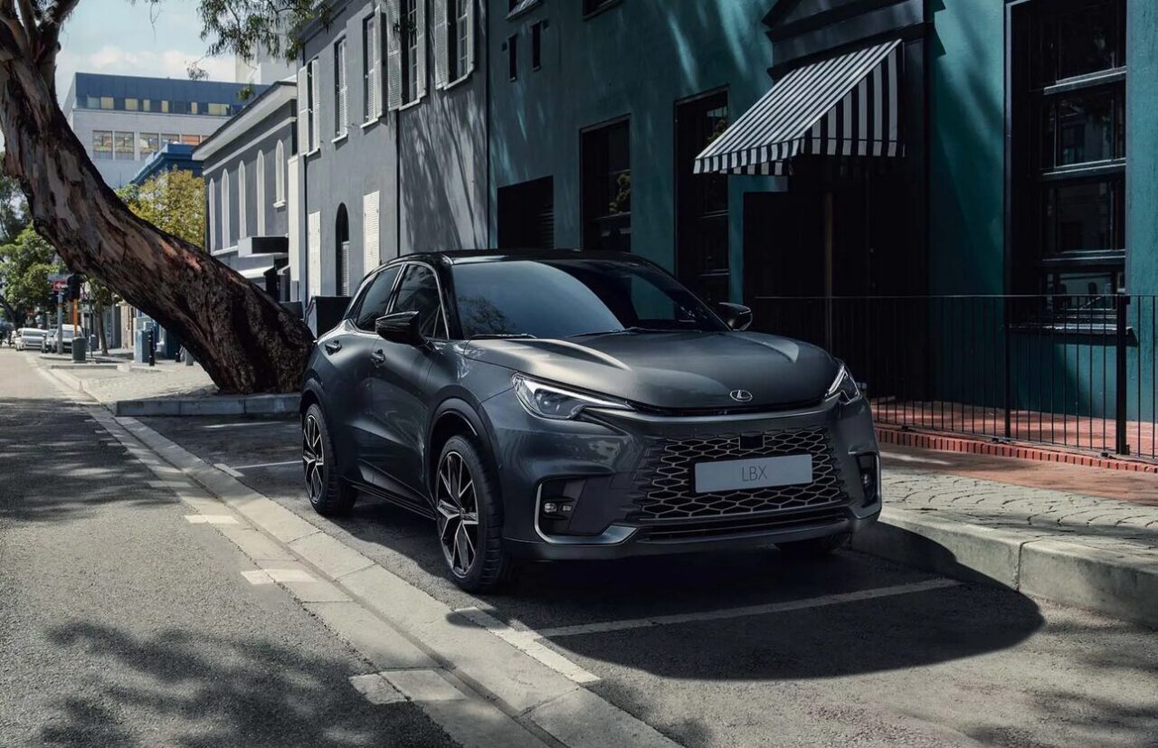 レクサスLBXは買うべきか？燃費・納期・リセールを徹底比較